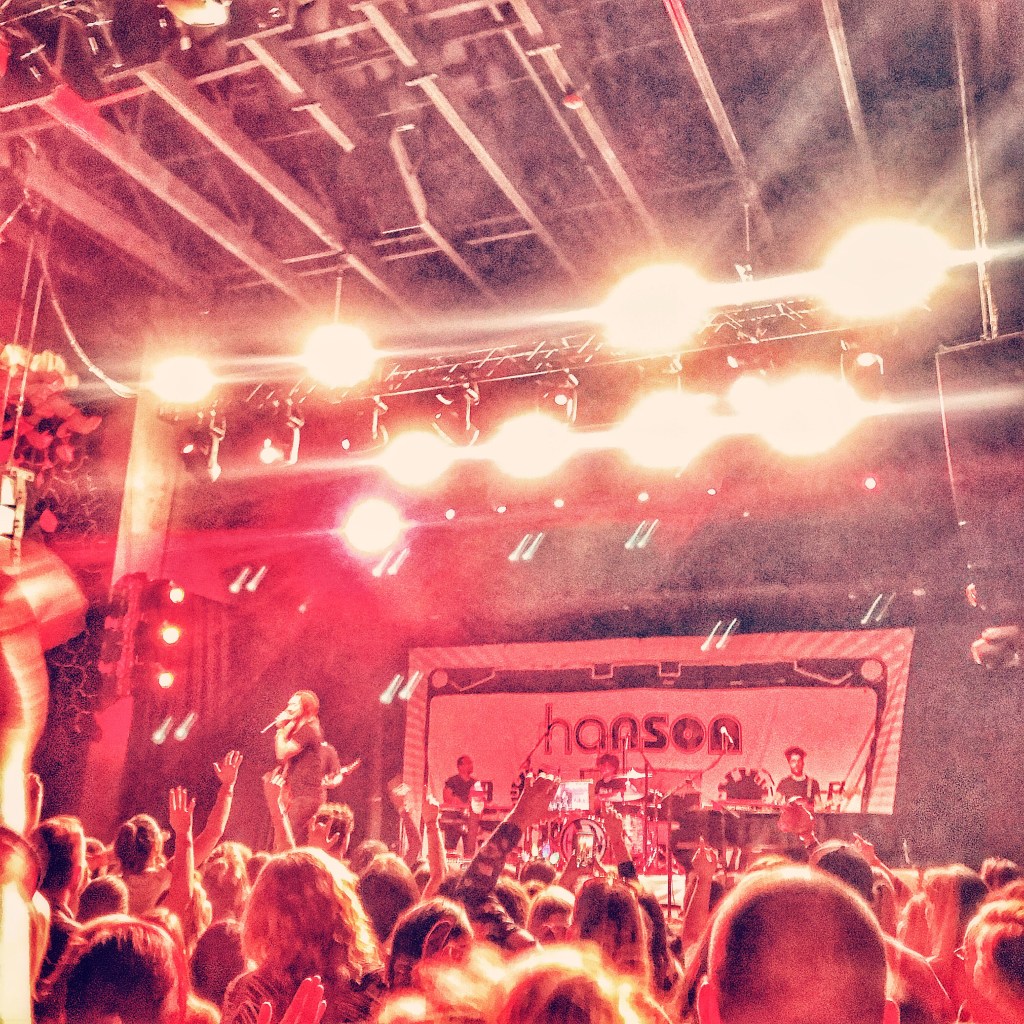 Hanson stopped by Austin on their Wintry Mix tour! – The Bitter Lemon